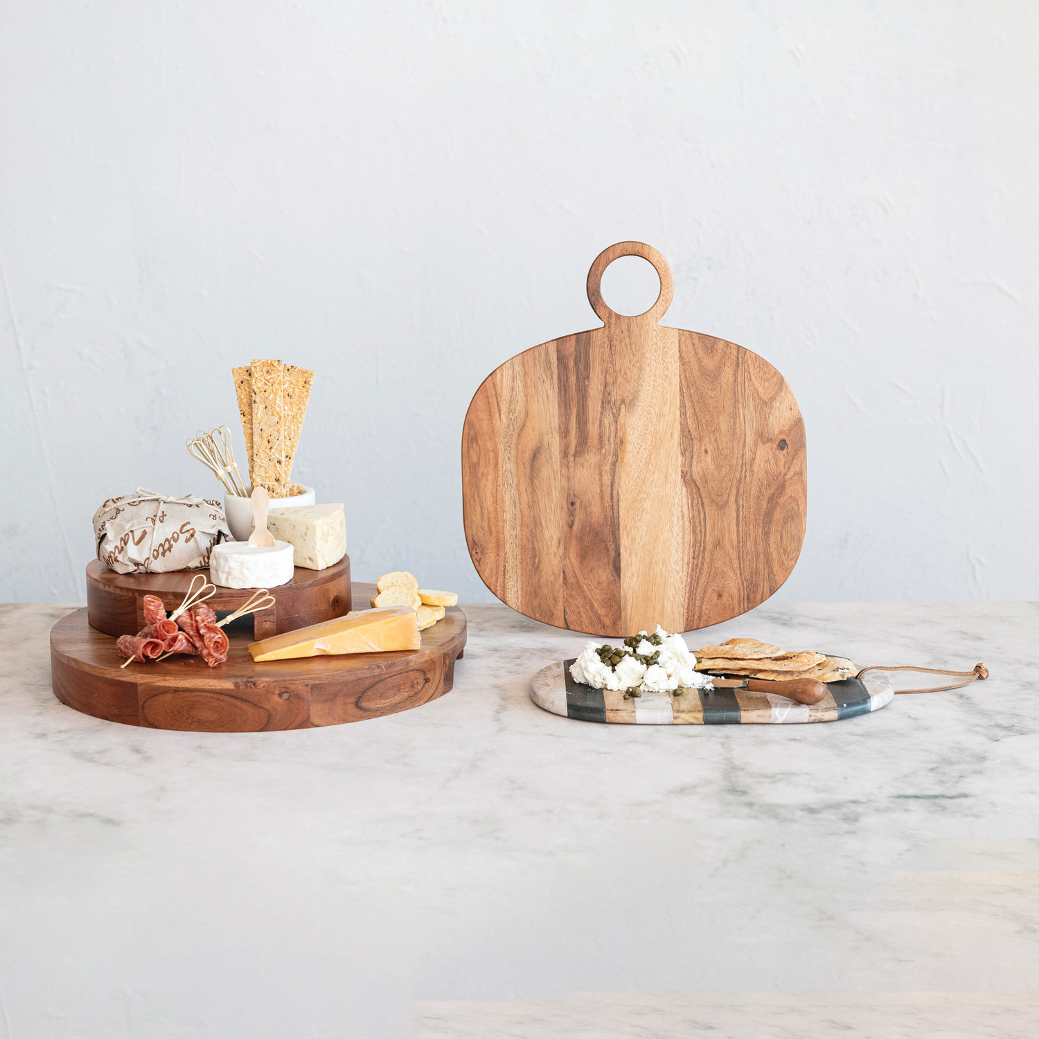 Acacia Wood Cheese/Cutting Board w/ Handle